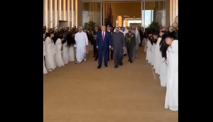 Why were UAE young girls tossing hair side to side to welcome Trump ...