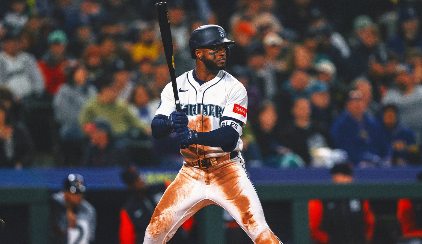 Mariners' Victor Robles Apologizes After Throwing Bat at Pitcher in ...