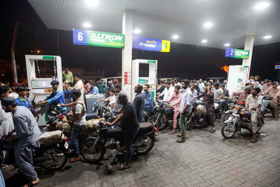 Pakistan announces New Petrol, Diesel Prices for Dec Today – Here’s ...