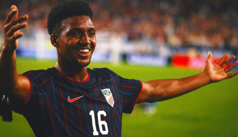 Dillon Gabriel's mentorship has Dante Moore poised to be next great ...